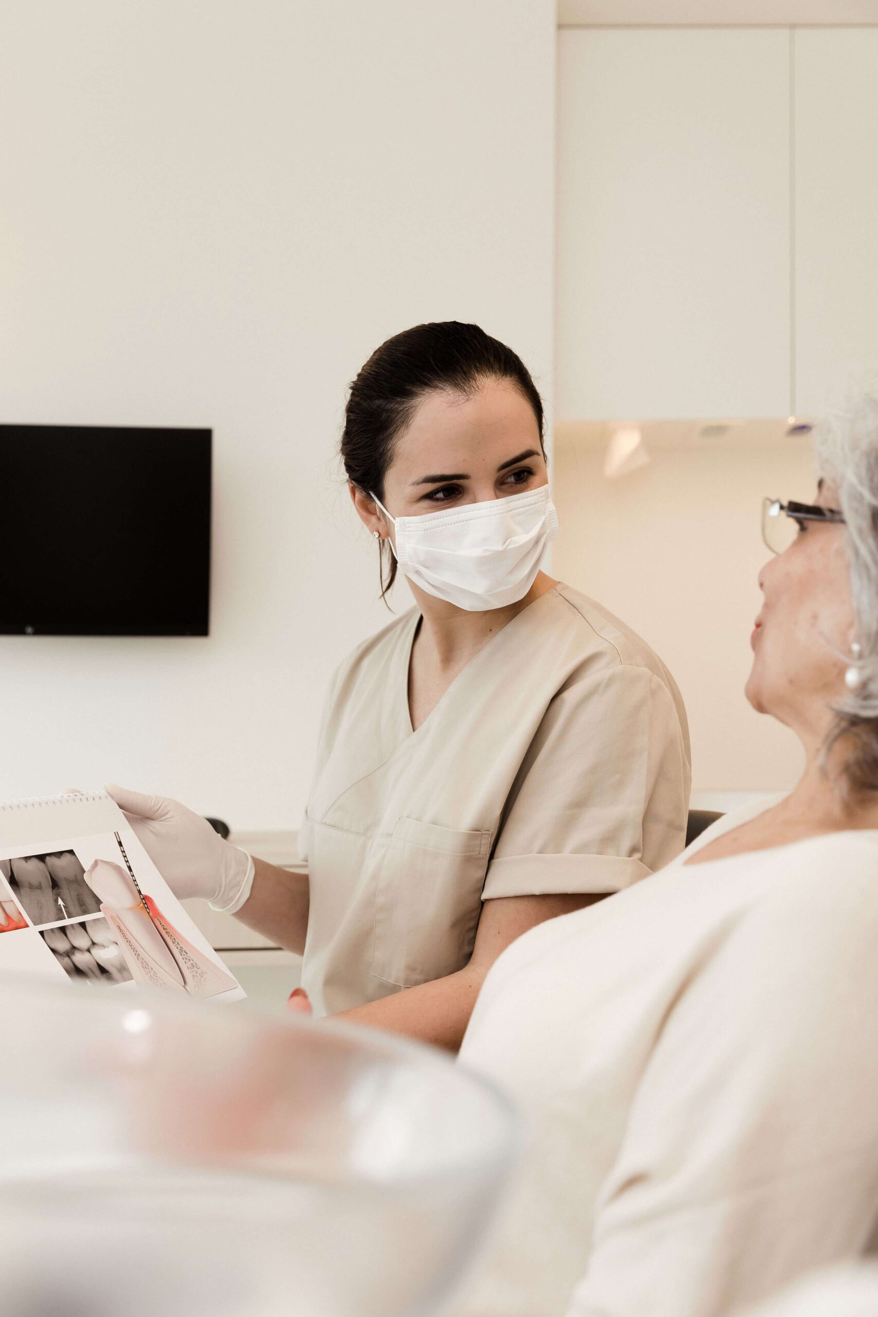 DENTIQUE — Specialized dentistry, Personalized care